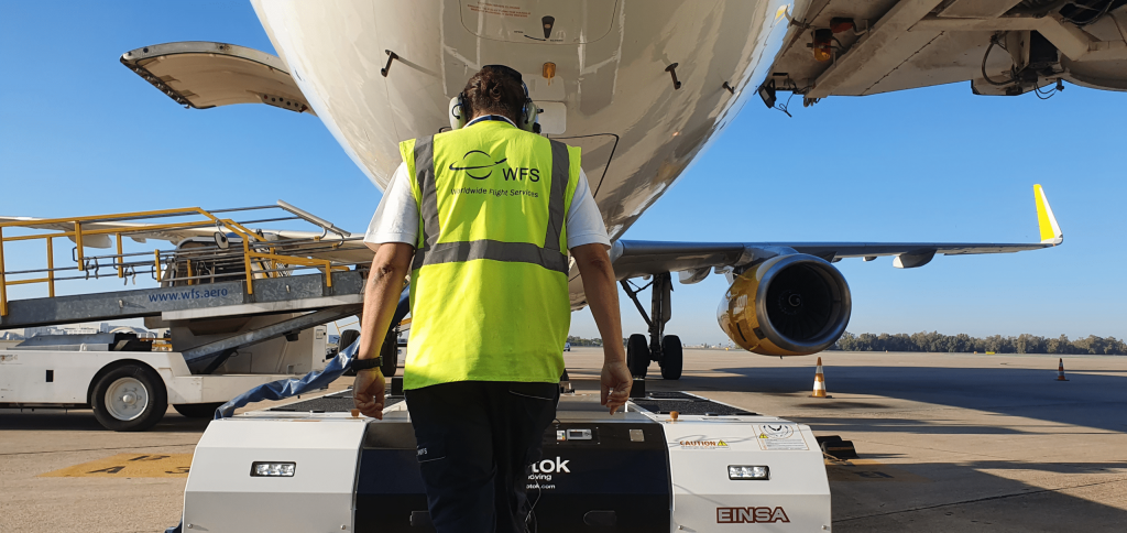 WFS Renews Cargo Handling Contract with Oman Air at Paris CDG - Avia ...