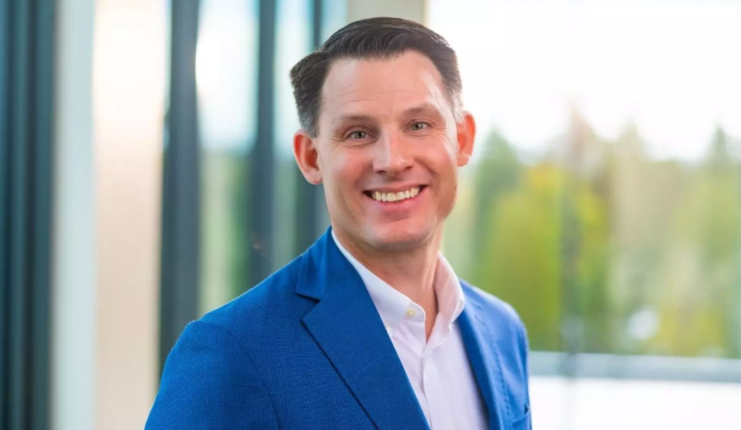 Alaska Airlines Names Jason Berry COO as Constance von Muehlen Retires ...